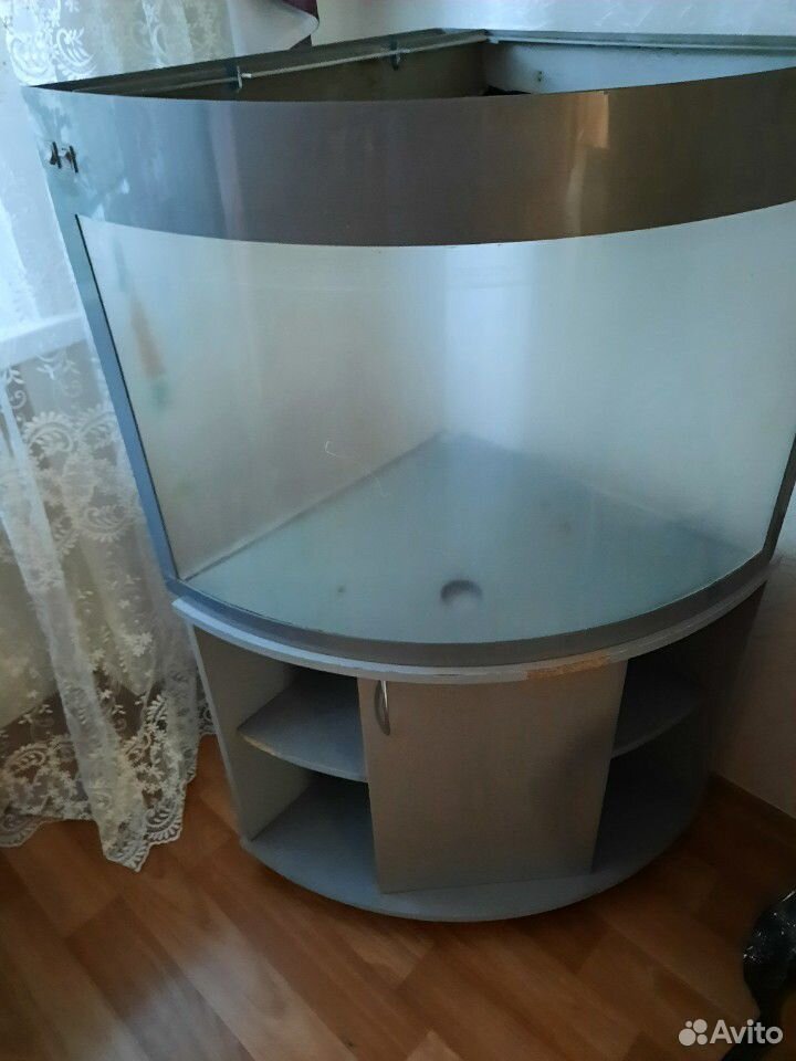 Оквариум с тумбой