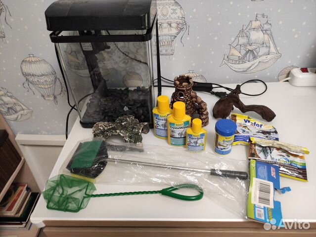 Продам Аквариум с принадлежностями и кормом