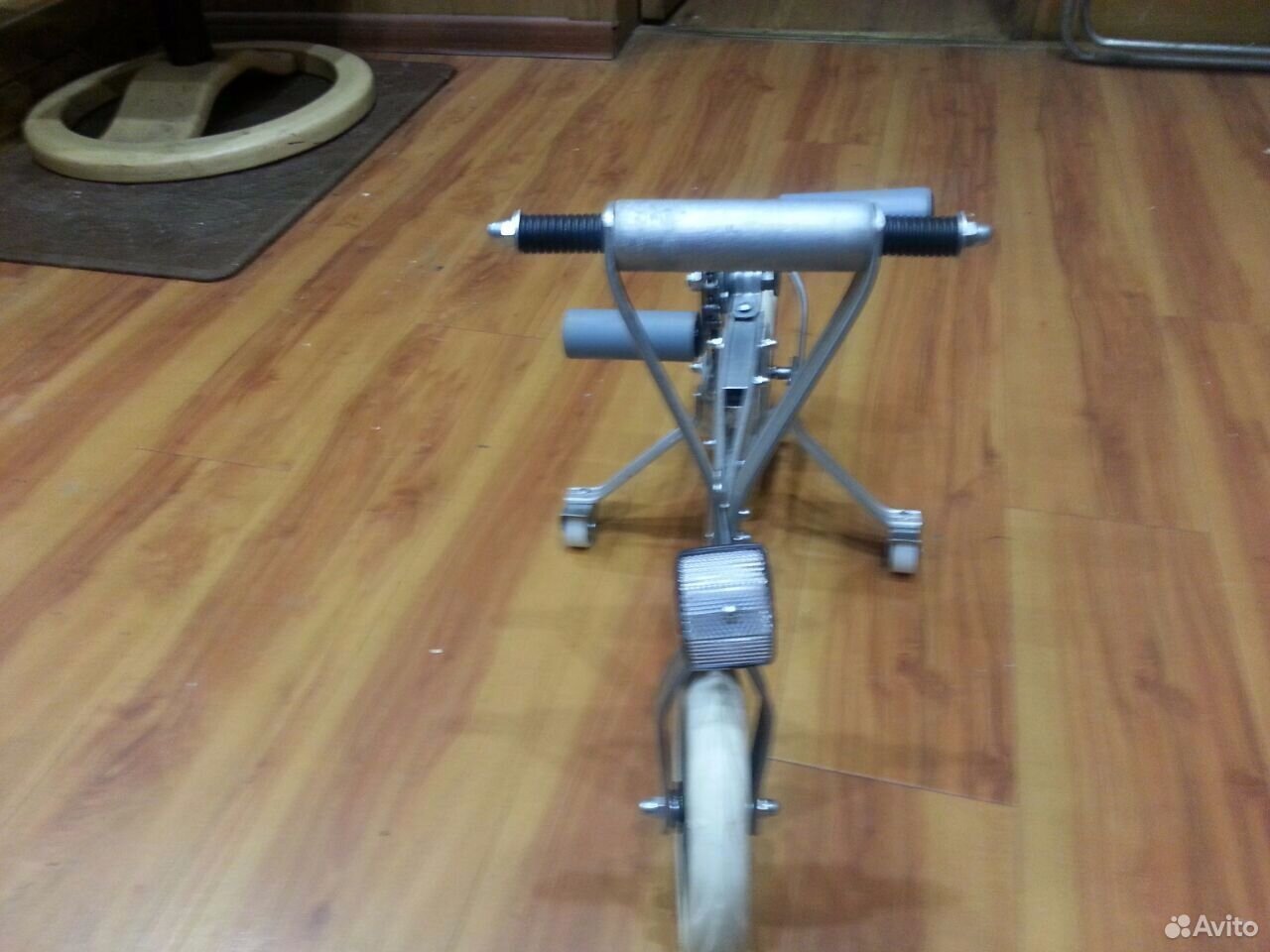 Велосипед для крупного попугая